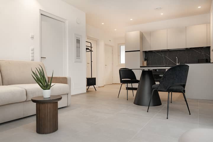 The Hills. Penthouse With A View - Merano