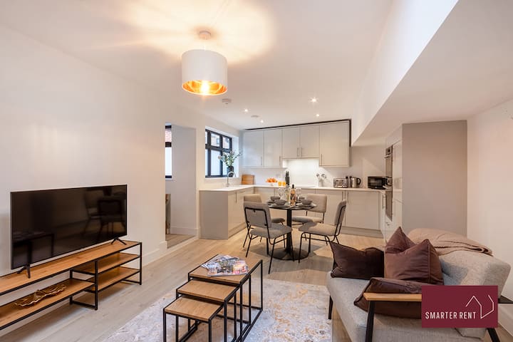 Modern 3 Bedroom Apartment - Wokingham - Bracknell