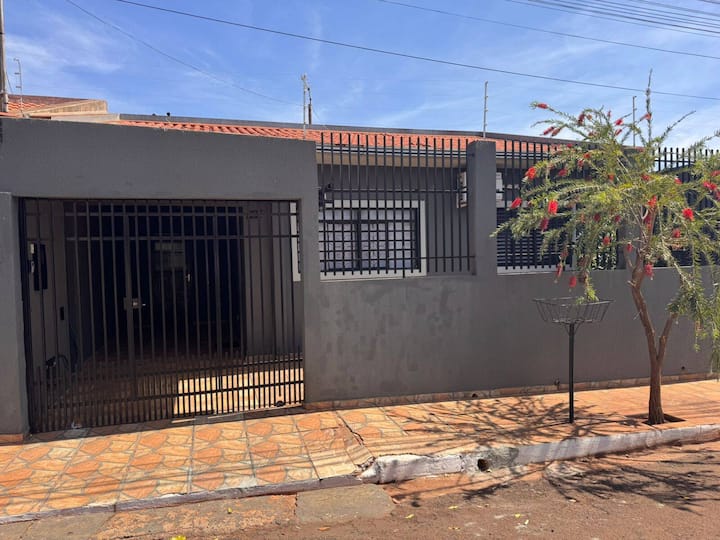 Seu Lar Perfeito Longe De Casa + Vaga E Ar - Ourinhos