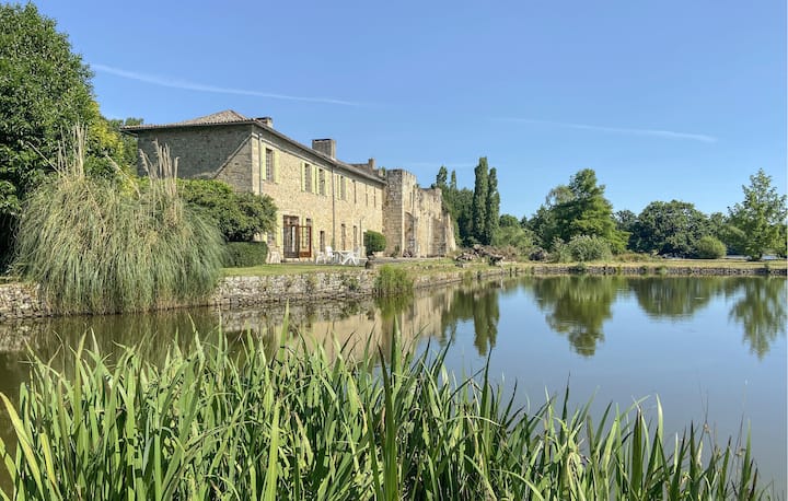 Lovely Home In Chiché - Bressuire
