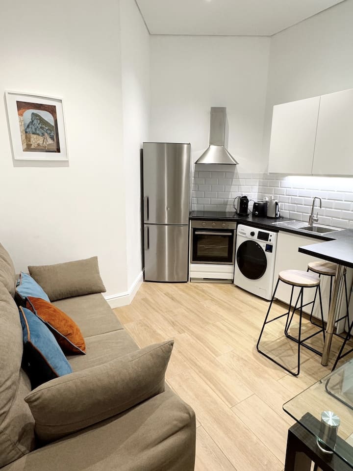 City Centre 2 Bedroom Apartment - San Roque
