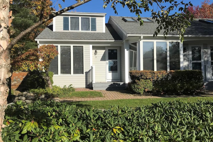 Beautiful Condo Ideally Located - Ogunquit, ME