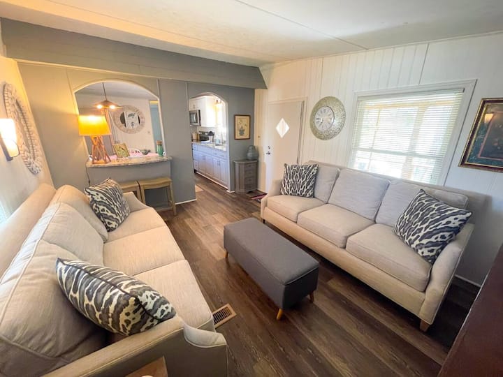 Cozy Beach Trailer 2br/2ba - Emerald Isle, NC