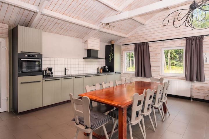 Familiehuis Met Hottub + Trekkershutten | 18 Pers. - Alemania