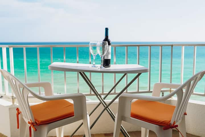 Hostwise - Seaside Flat W/ Terrace | Ocean View - Porches