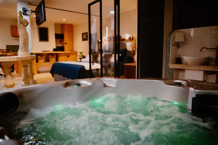 Suite De Diane Jacuzzi - Première Conciergerie - Nîmes