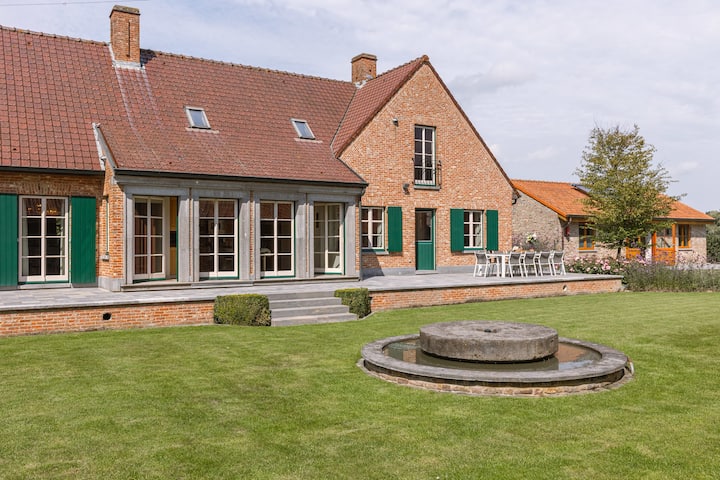 Harelbeke Retreat: Rural House With 5 Bedrooms - Meulebeke
