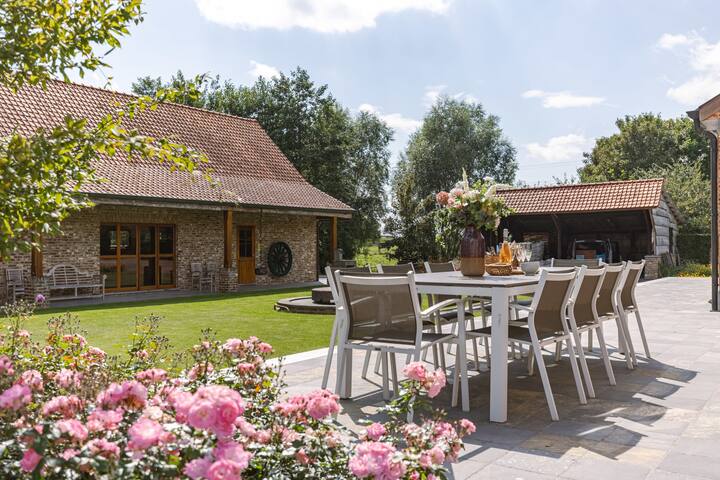 Harelbeke Retreat: Rural House With 5 Bedrooms - Waregem