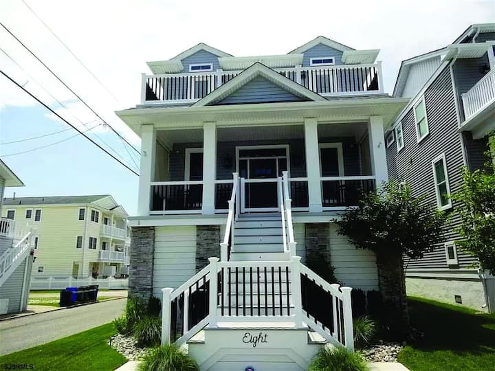 4 Br/ 4 Ba/ Single Family - 2 Primary Suites - Ocean City, NJ