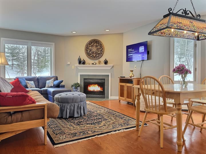 Snowden- Pool, Gym, Hiking, Fireplace! - Killington, VT