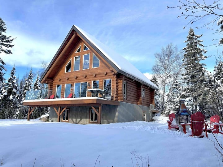 Chalet Bois Rond 10: Spa & Foyer En Bois - Baie-Saint-Paul, QC