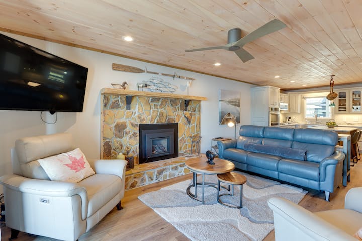 Lakefront Townhome W/ Dock: 6 Mi To Blue Ridge! - Blue Ridge, GA