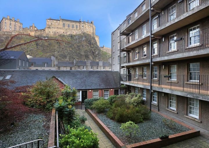 Grassmarket Apartment With Amazing Castle View - Edinburgh