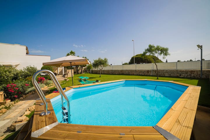 Villa Marzia With Garden And Near The Sea - Torre Lapillo