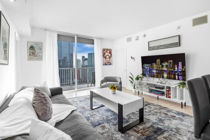 Spacious 2 Bed Unit In Brickell With Free Parking - Miami, FL