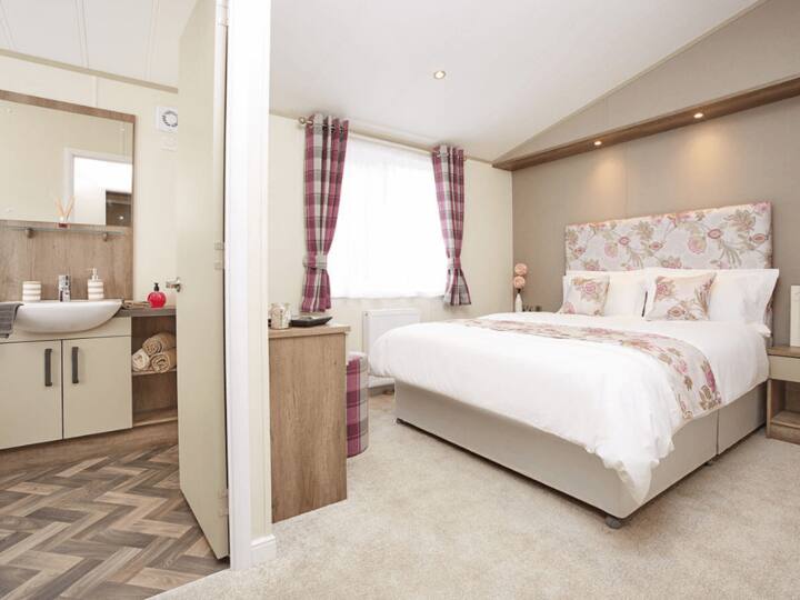 Limetree Lodge 2 At Riverside Leisure Park - Wooler