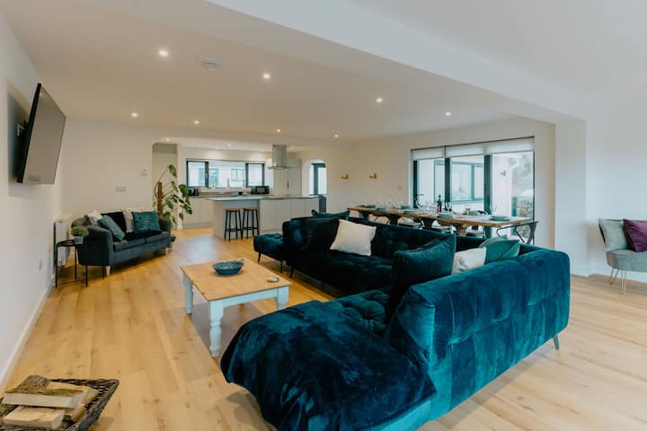 Number 8, Pets, Hot Tub, 4 Bath - Devon
