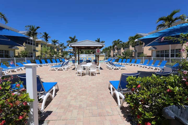 Barefoot On Theshores #A-103 Barefoot Beach Resort - Indian Shores, FL