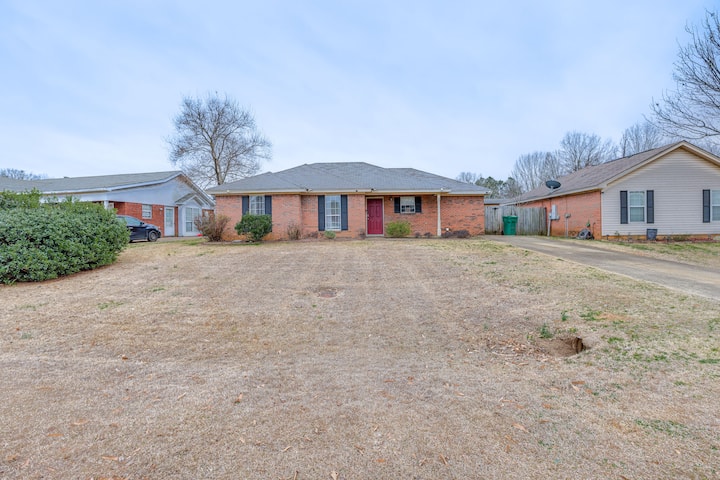 Pet-friendly Millbrook Home: Patio & Yard! - Millbrook, AL