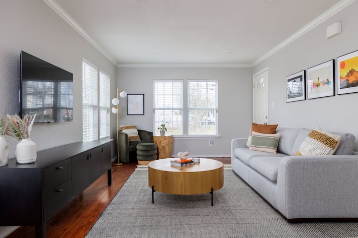 East Austin Charmer W/ Firepit & Yard Games - Town Lake, Austin