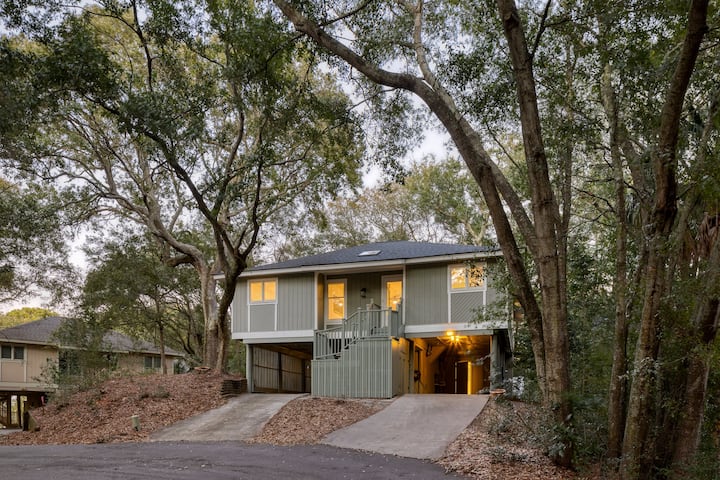 Conch Cottage By Avantstay | Walk To Beach + Deck - Mount Pleasant, SC