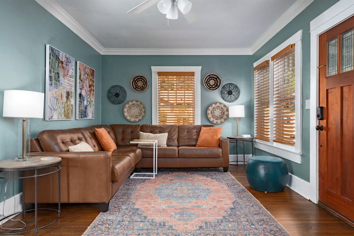 Getaway To Crestwood Cottage! - Birmingham, AL
