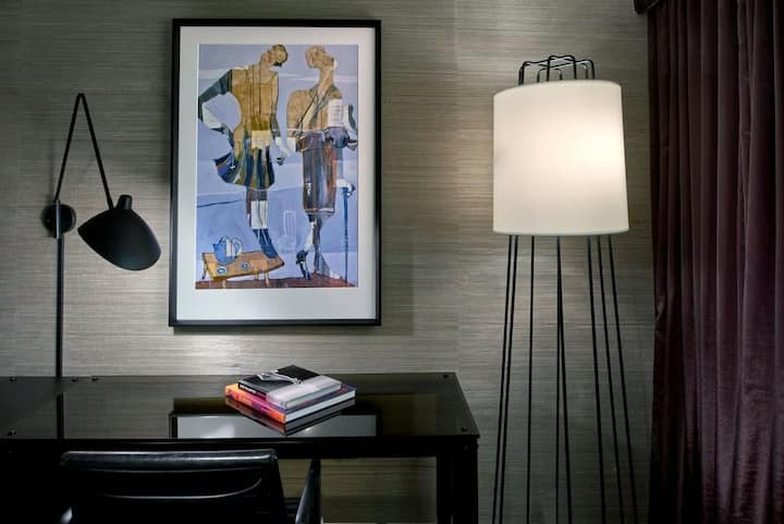 Ada Accessible In Back Bay (Cleaning Included) - Boston, MA