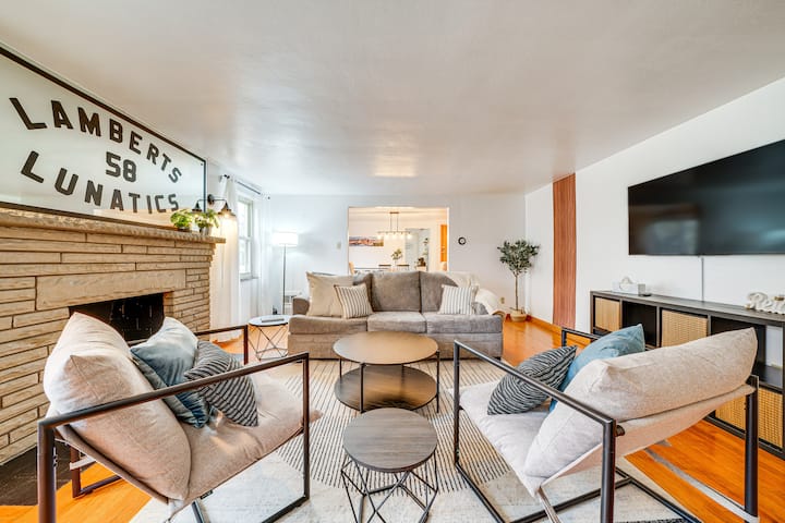 Spacious Pittsburgh Getaway ~ 2 Mi To Downtown! - Pittsburgh, PA