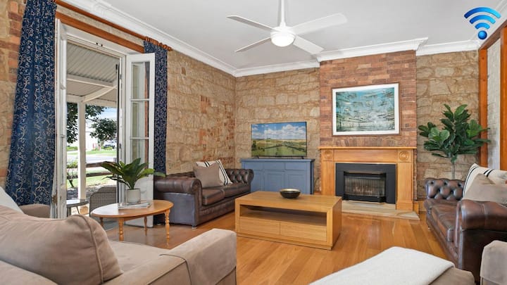 Loch Lomond Lodge – Stay 3 Pay 2 - Bowral