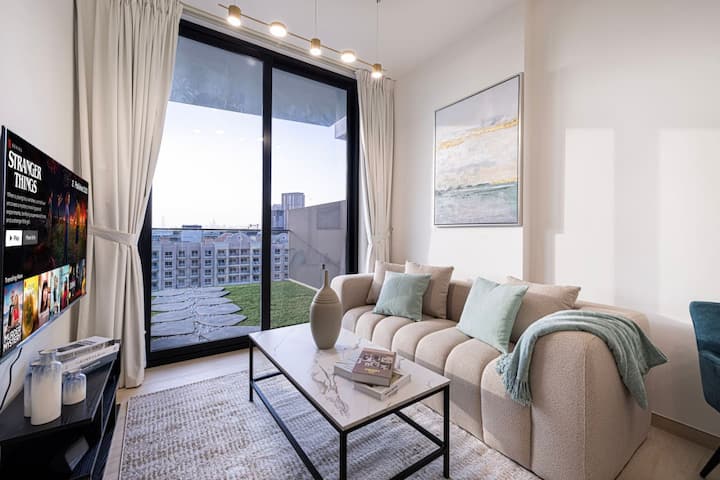 Luxury 1br Apt In Jvc | Pool & Large Balcony - Dubaï