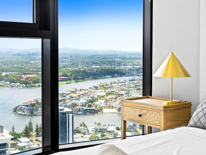 Luxe Canal View Apt In Surfers Steps From The Sea - Surfers Paradise