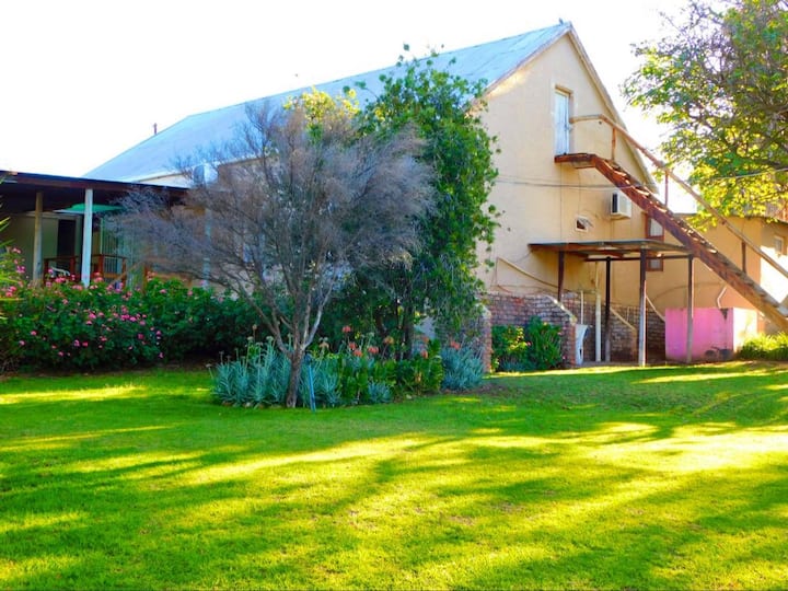 De Rusty Farm Self-catering Unit 4 - De Rust