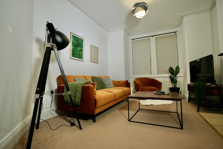 2-bed House, Short Break, Relocators, Contractors - Witney