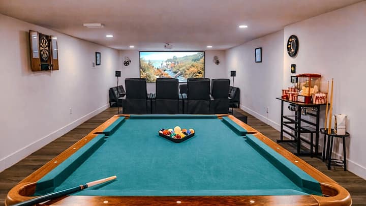 Indy Funstay Theater Home | Sleeps 8 - Greenwood, IN