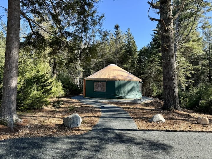 Evergreen Yurts Hemlock #2, Bar Harbor New Listing - 바 하버