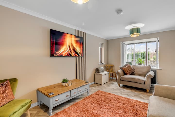 Free Parking | Pet Friendly | N/city | Dart Board - Norwich
