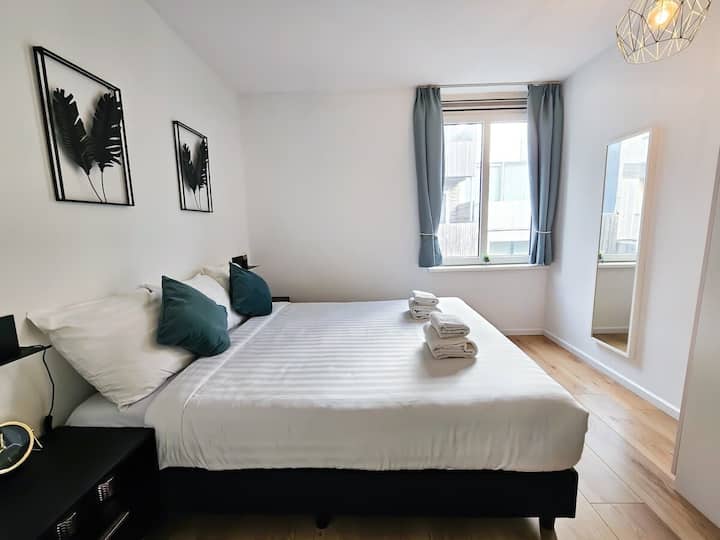 Aparthotel North, Spacious Suite For 6 Guests - Amsterdam