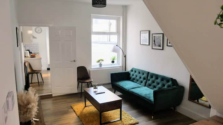 Maison-salle De Bain Privée-moderne-vue Sur Rue-st - Stoke-on-Trent