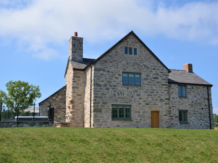 4 Bed In Denbigh (Oc-62947) - Gwynedd