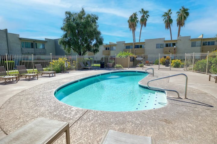 Prime Scottsdale 2br W/ Pool, Bbq, Near Old Town! - Scottsdale, AZ