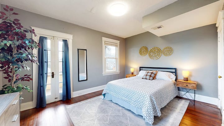 The Vista View Villa 2 – Charming Retreat For 4! - Madeira, OH