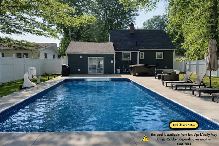 Pool|hot Tub|game Room|sleeps 8 - Lake Erie, PA