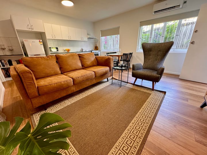 3 Bed Budget Brisbane Gem With Parking Near Gabba - Brisbane