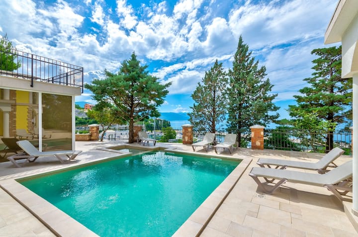 Appartement De Luxe En Bord De Mer Avec Piscine, S - Novi Vinodolski