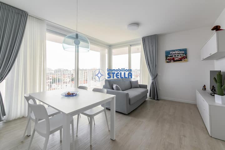 Helga 6th Floor W/ View + Beach Place - Jesolo
