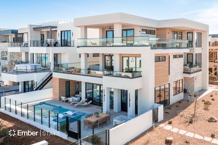 Desert Sapphire At Desert Color (By Ember Stays) - St. George