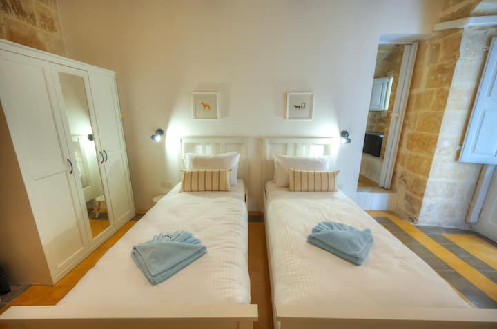 Charming 2bedroom Townhouse Valletta Center Kbut1- - Valletta