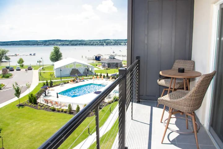New Lakeview Condo | Hot Tub | Pool | Restaurant - Canandaigua, NY