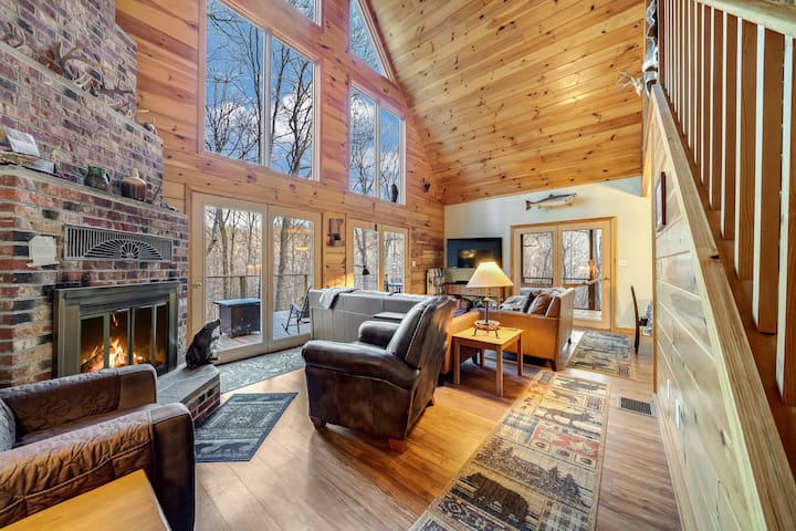 Hot Tub, Fireplace, Fire Pit, Game Room & More - Cacapon Resort State Park, Berkeley Springs