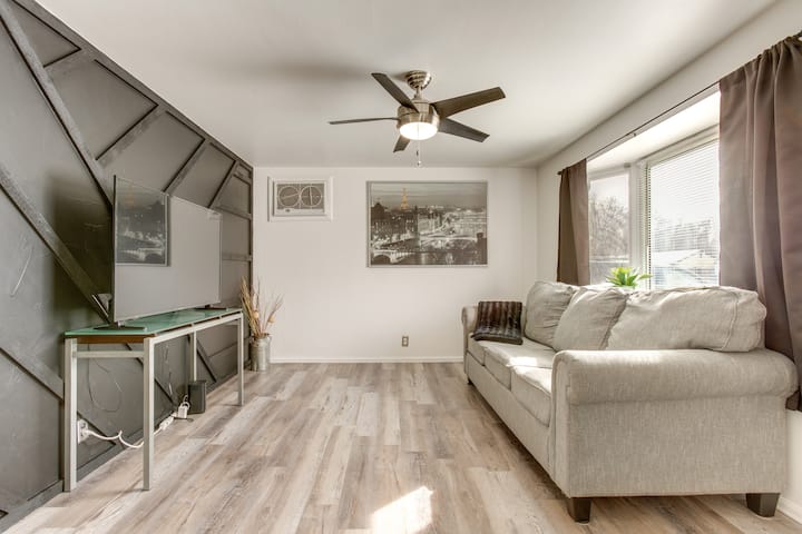Covered Patio, Gas Grill & Yard: Sheridan Home! - Water Slides, Littleton